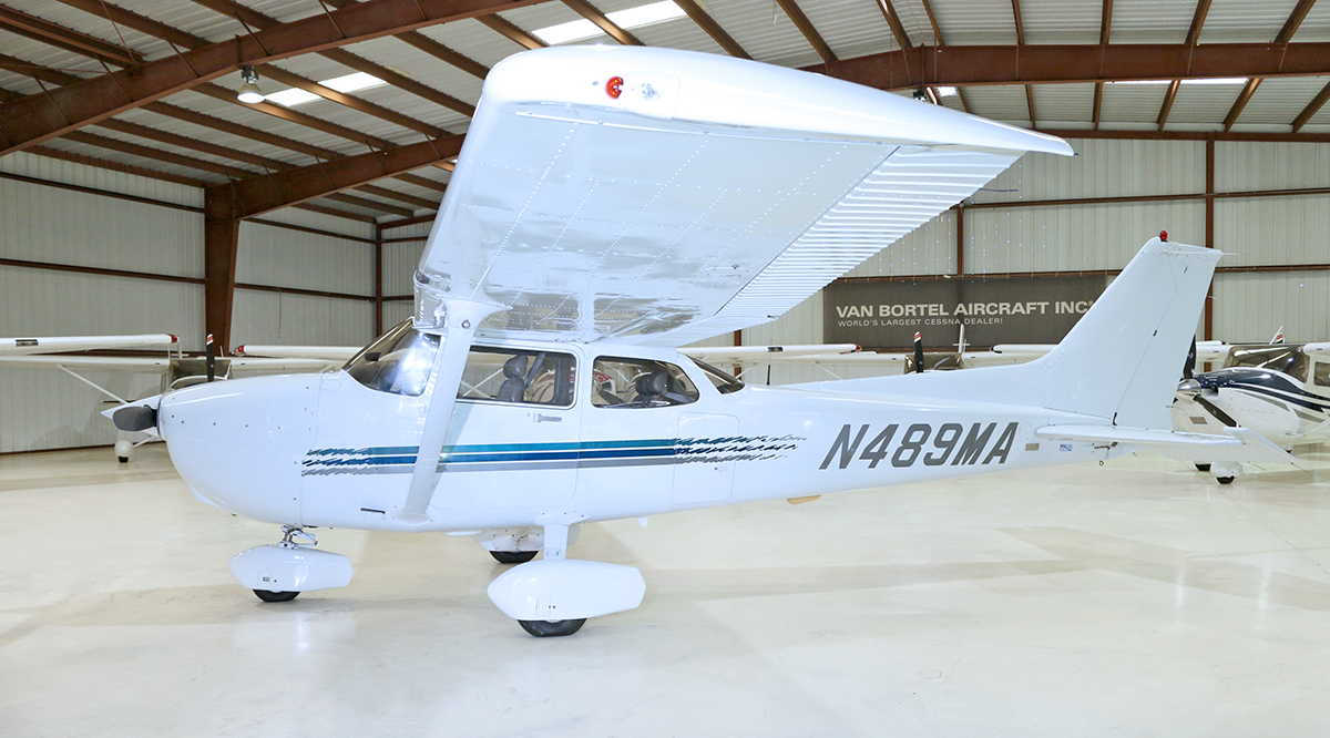 1998 Cessna 172R Skyhawk for sale