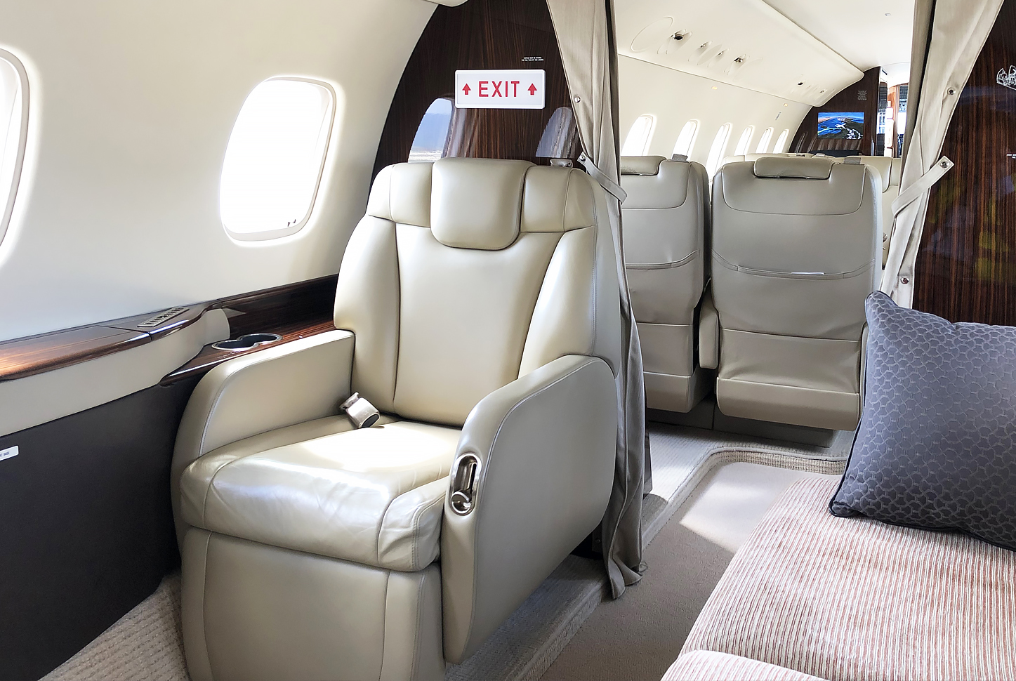 2011 Embraer Legacy 650 for sale