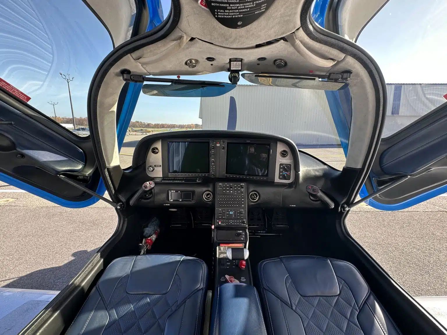 Cirrus Sr20 Cockpit