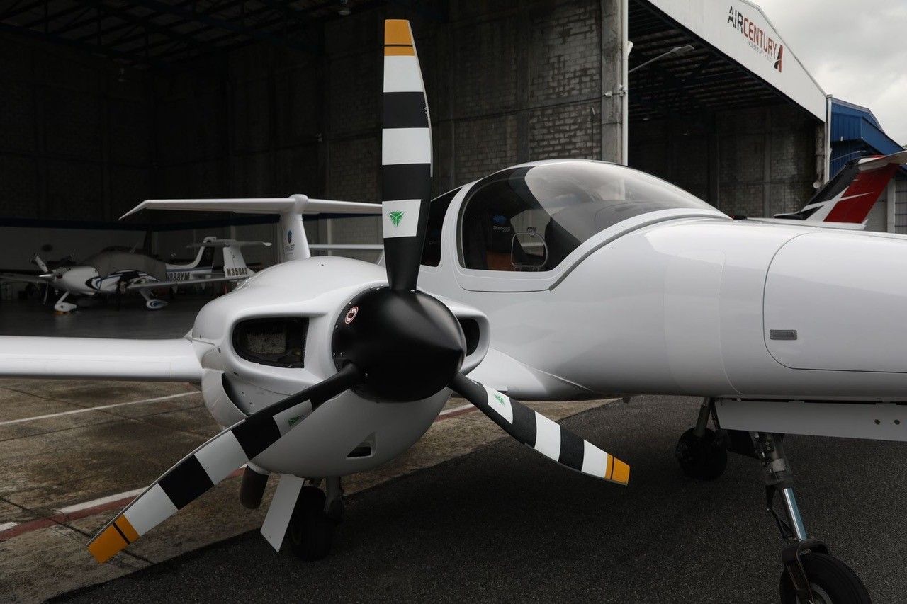 2007 Diamond DA-42 for sale
