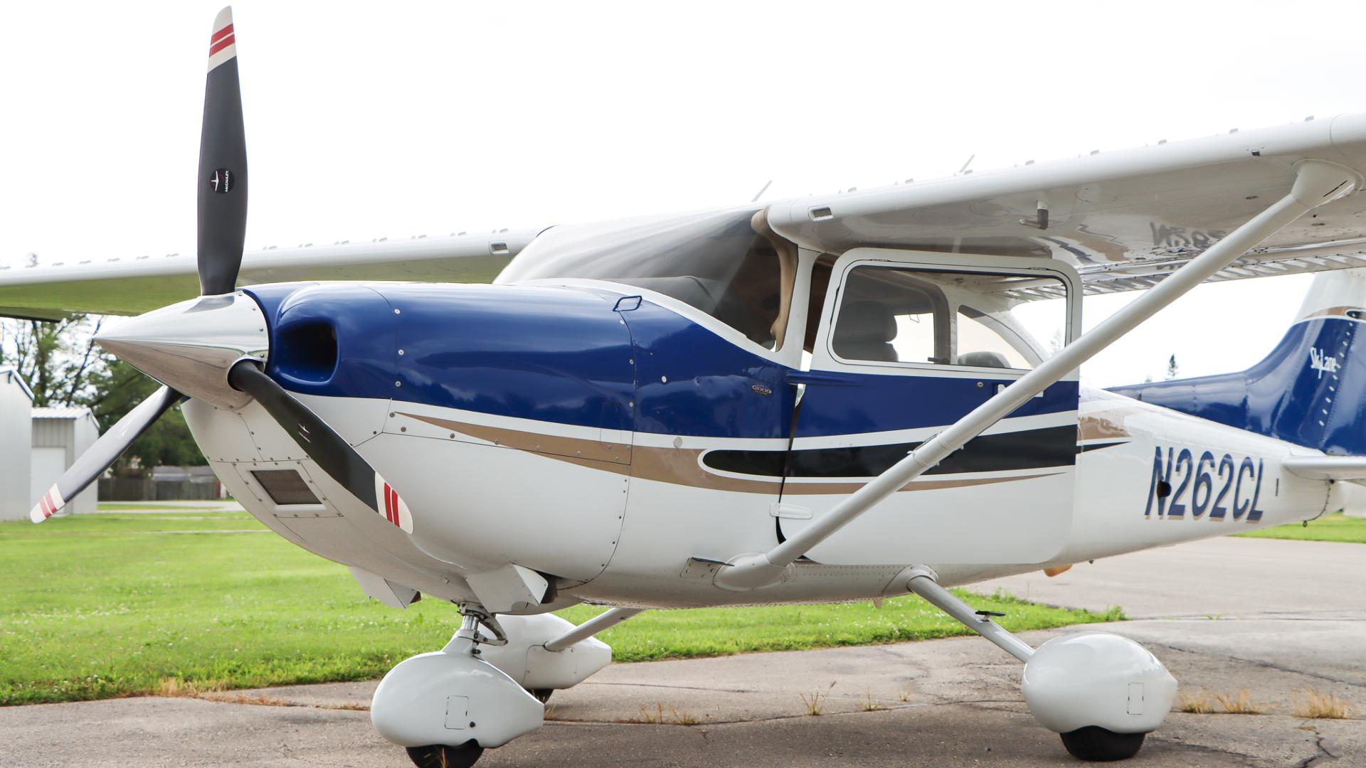 2004 Cessna 182 for sale