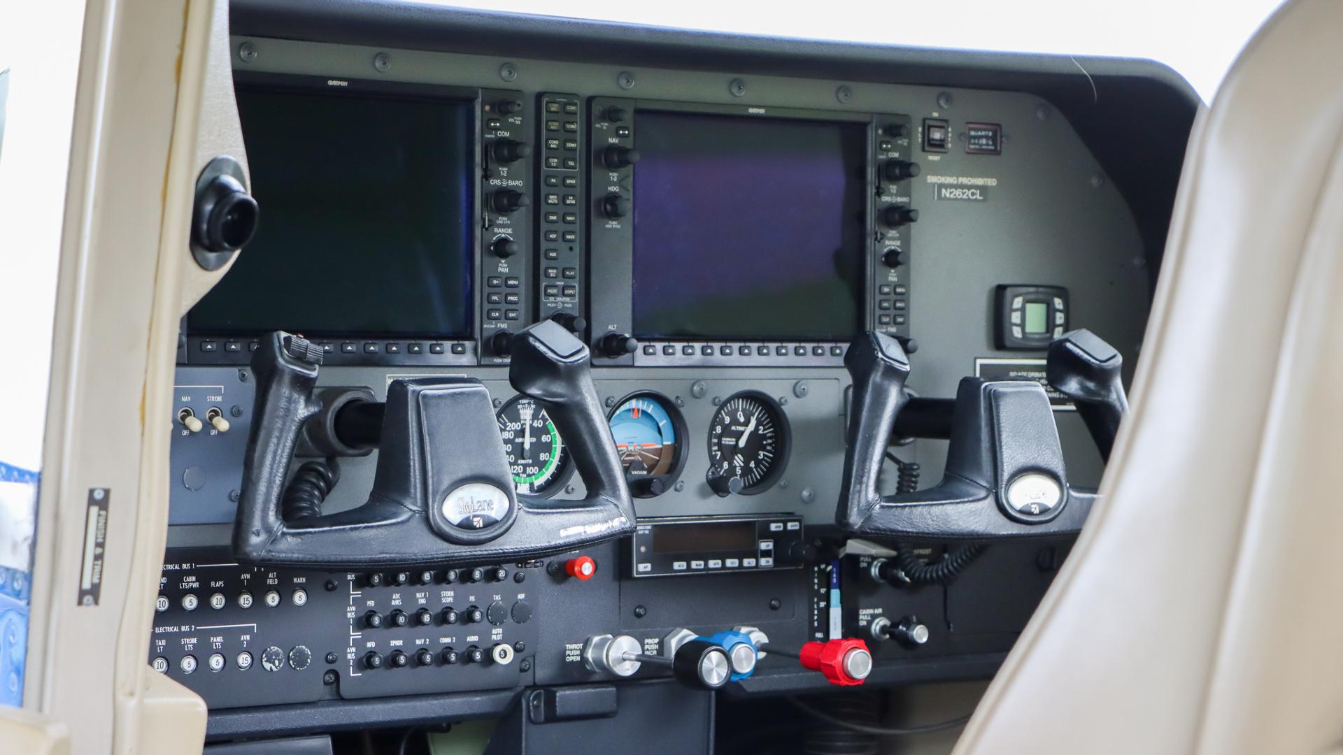 2004 Cessna 182 for sale