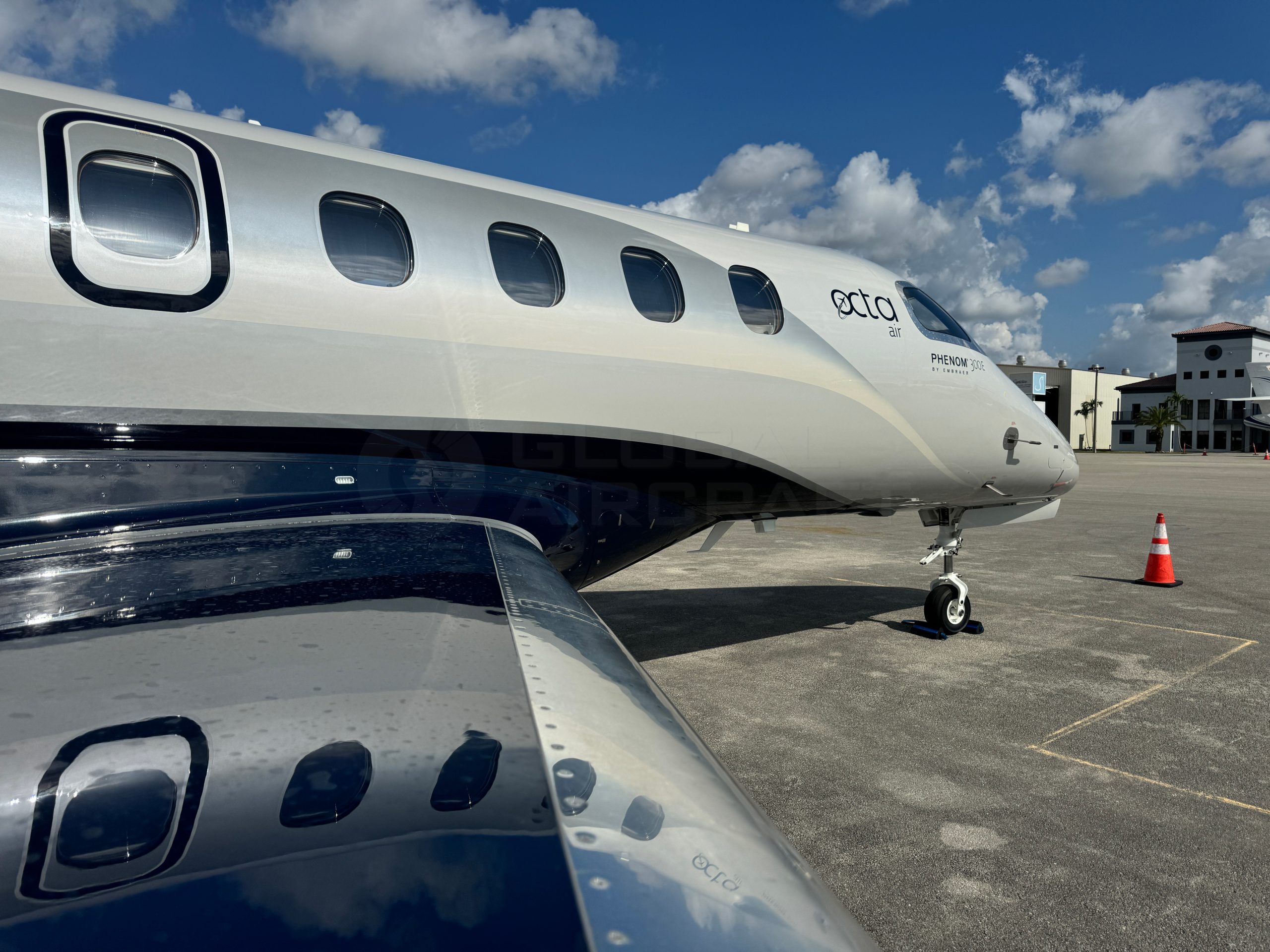 2020 Embraer Phenom 300E for sale