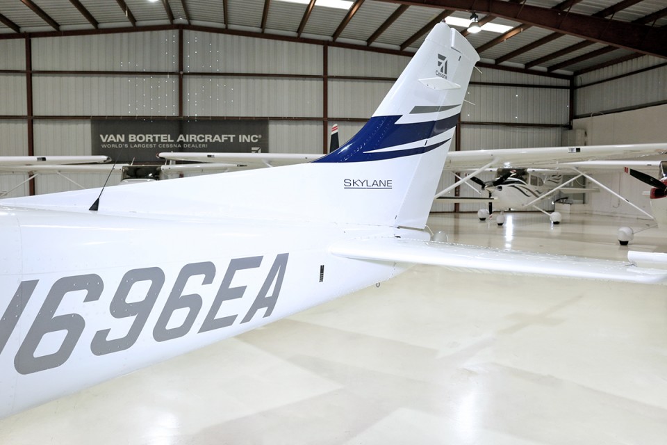 2005 Cessna 182T for sale